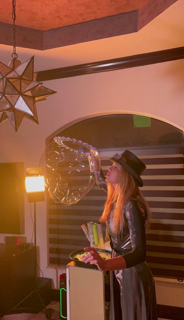 Show indoor - Bubble Show - Kristar Bubbles Show | Bubble Show Miami ...